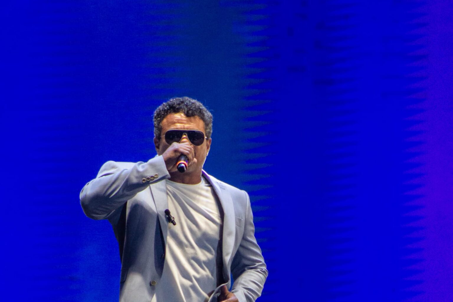 Léo Maia, filho de Tim Maia, se apresenta no Pub 5 Elementos, em ...